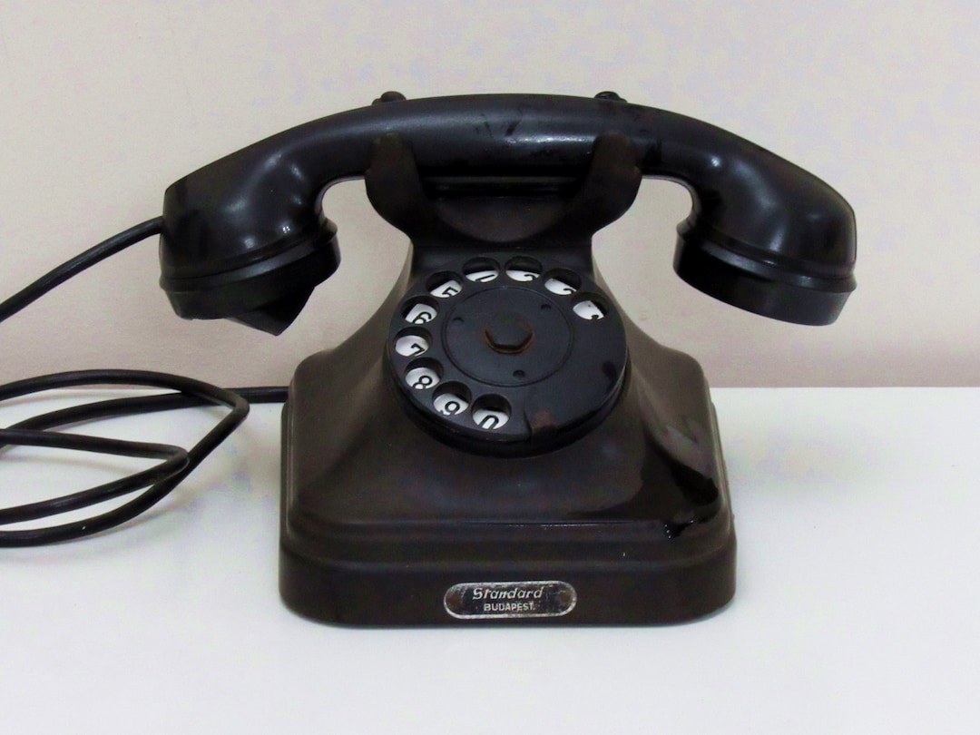 Vintage Telefon mit Wählscheibe, Retro Telefon mit Wählscheibe, altes ...