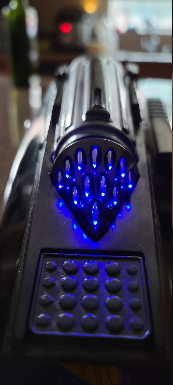 Mandalorian / Mando Beskar pauldron and Whistling Bird bracers 3d ...