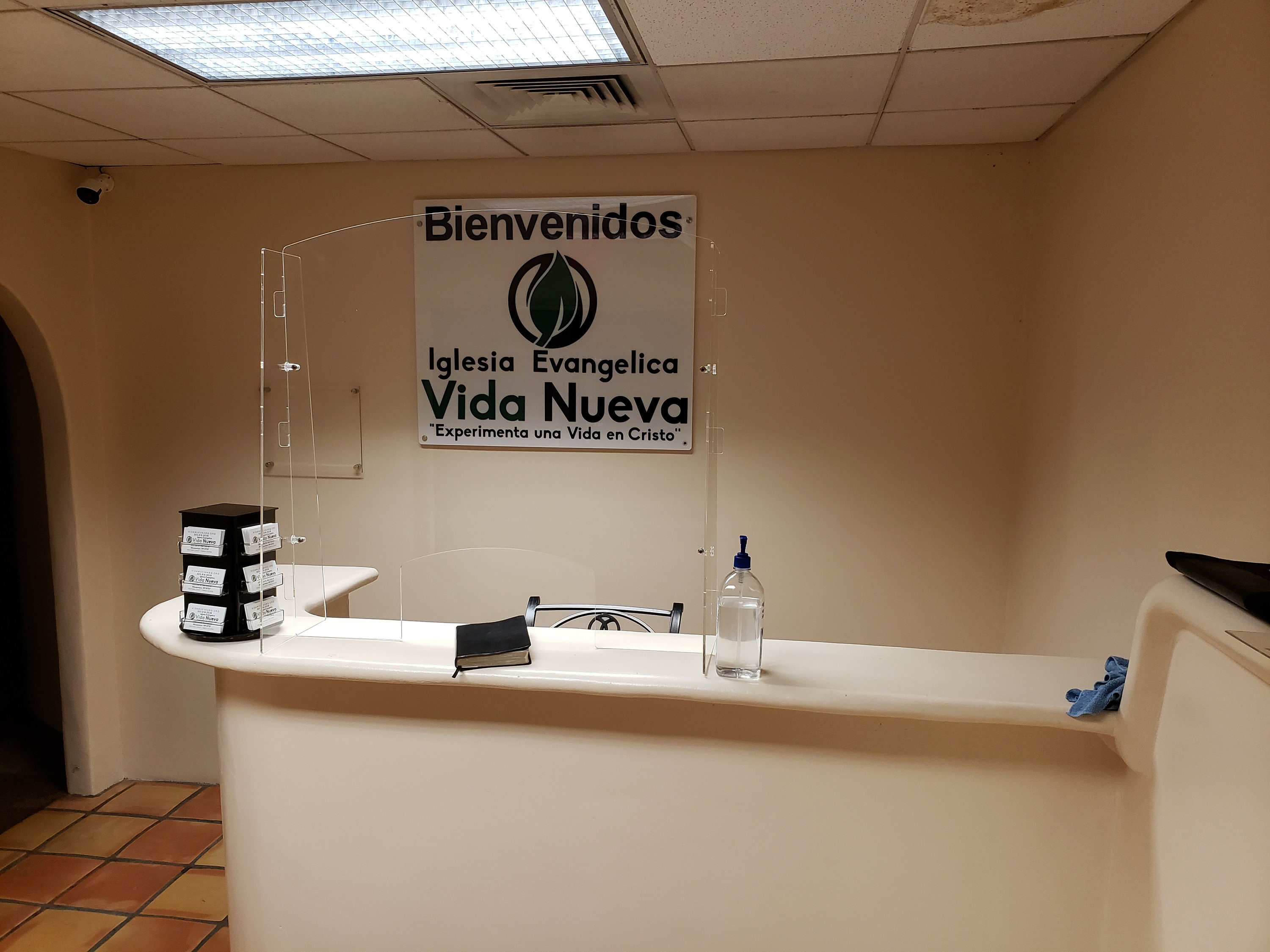 Clear Choice Countertop Sneeze Guard Shield Clear, Portable, Plexiglass ...