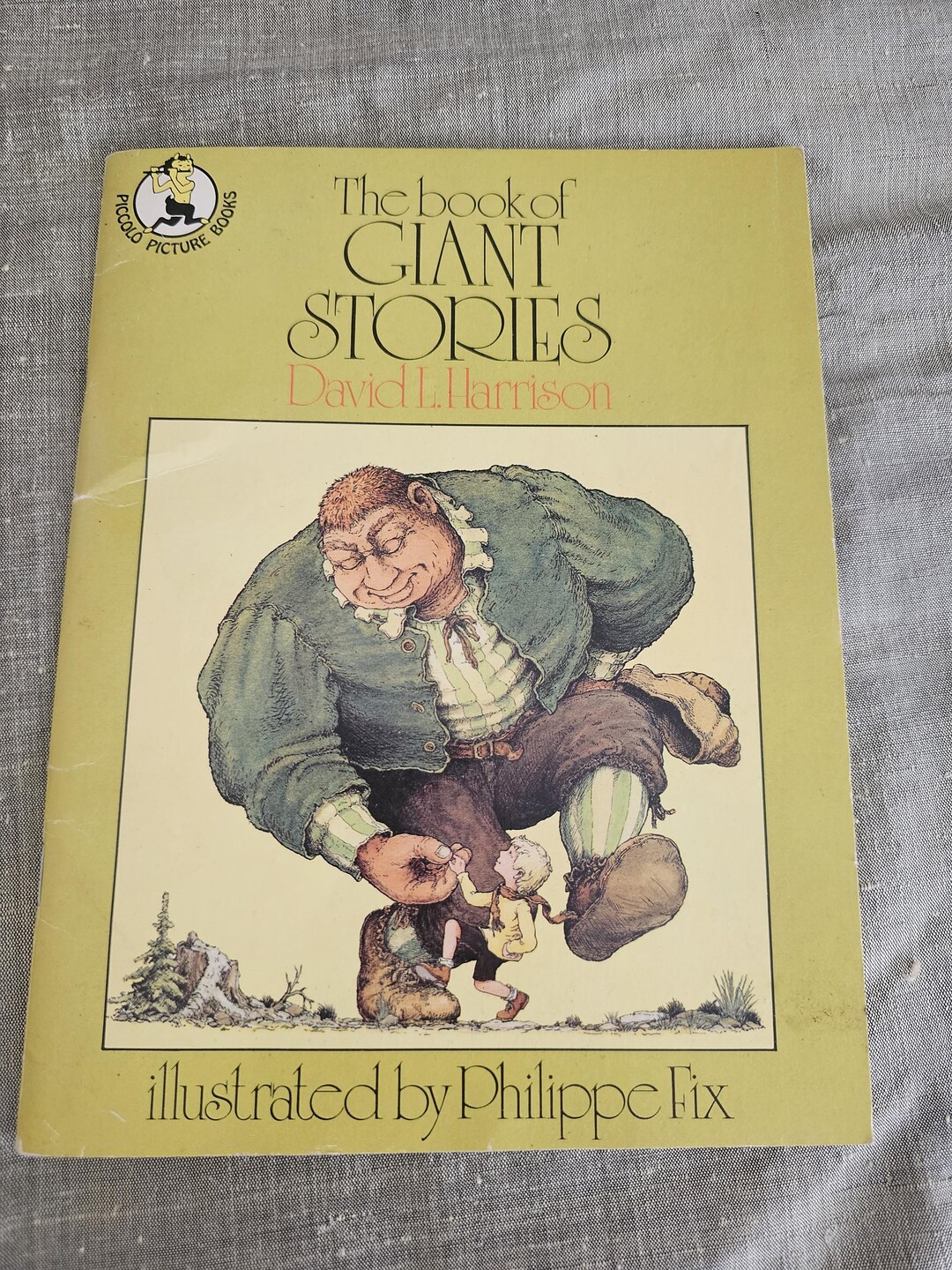 Vintage 1970s 'the Book of Giant Stories - Etsy