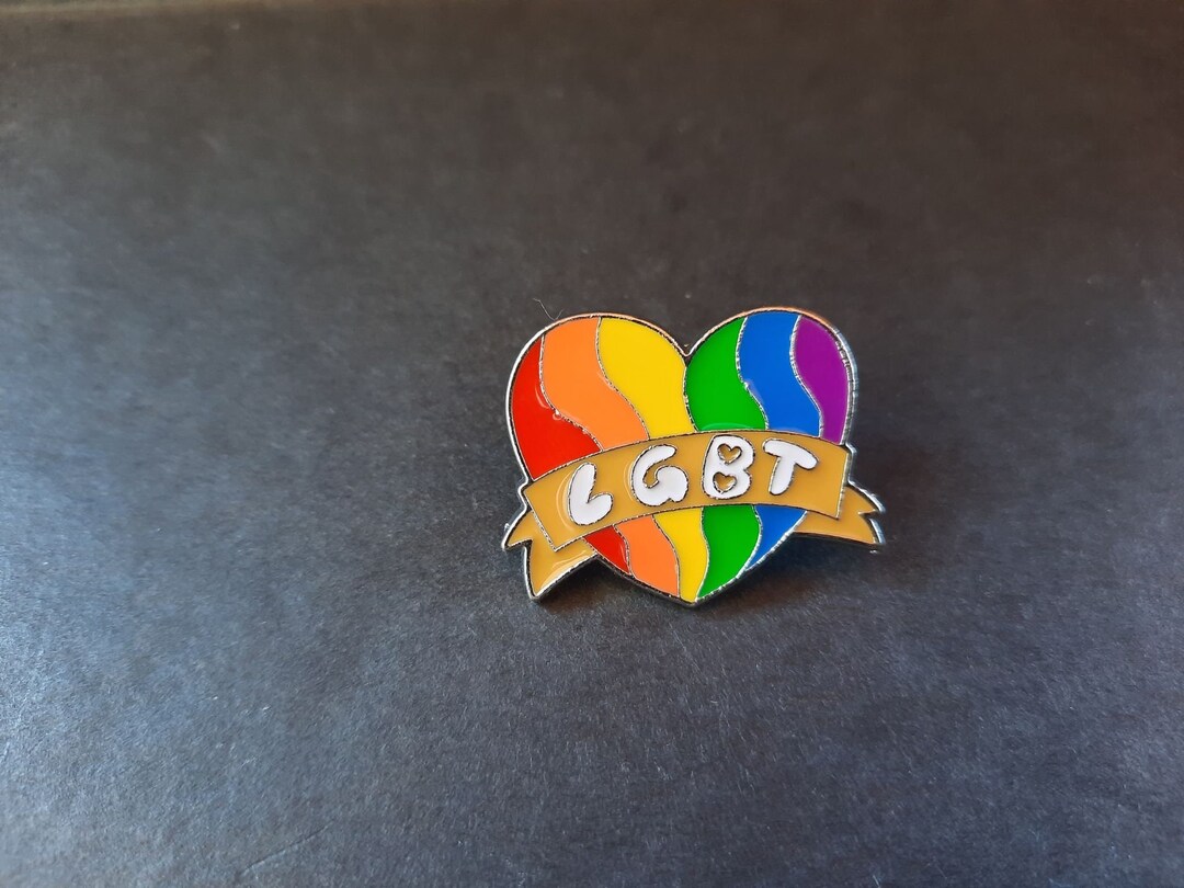 Rainbow Heart Pin lgbt Enamel Alfiler Spillo Heart Cuore Corazon LGBT ...