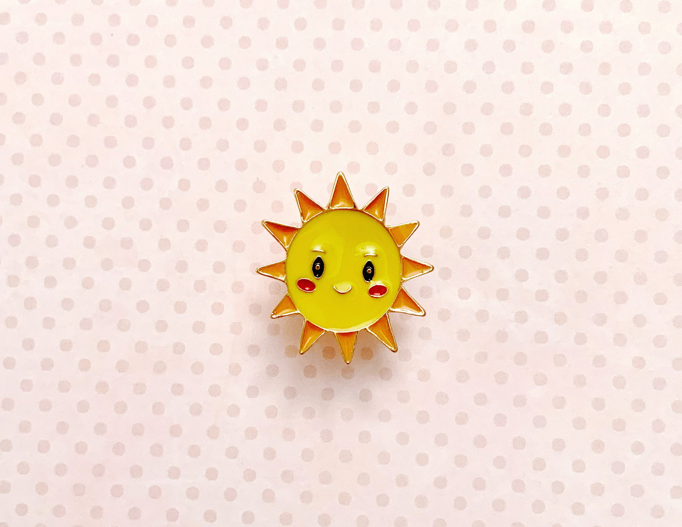 Emaille Sun Pin niedliche gold Pin Neuheitsgeschenk - Etsy.de