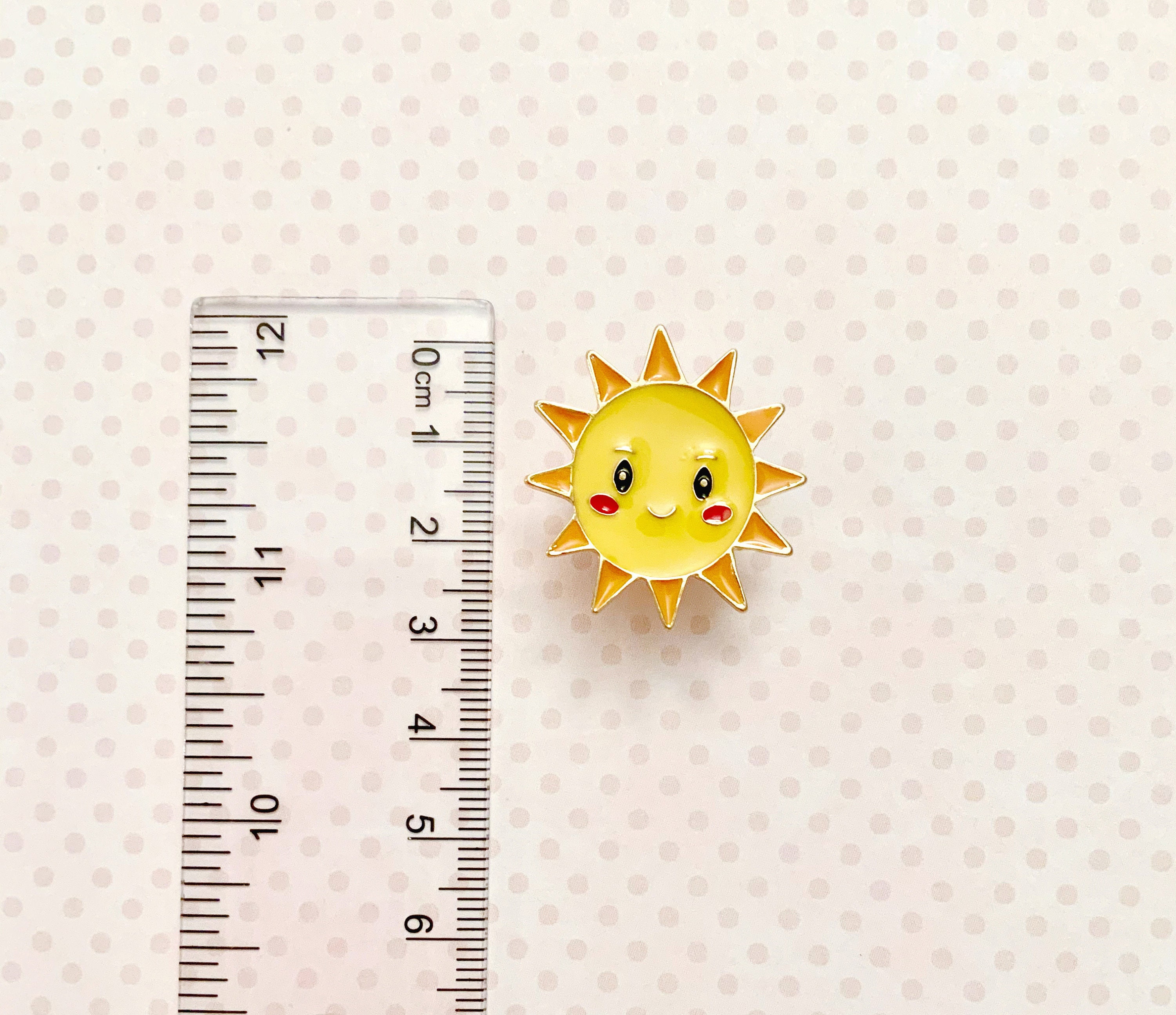 Emaille Sun Pin niedliche gold Pin Neuheitsgeschenk - Etsy.de