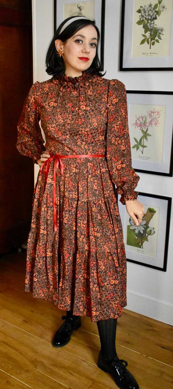 Gorgeous Vintage Ruffle Collar Dress - Gem