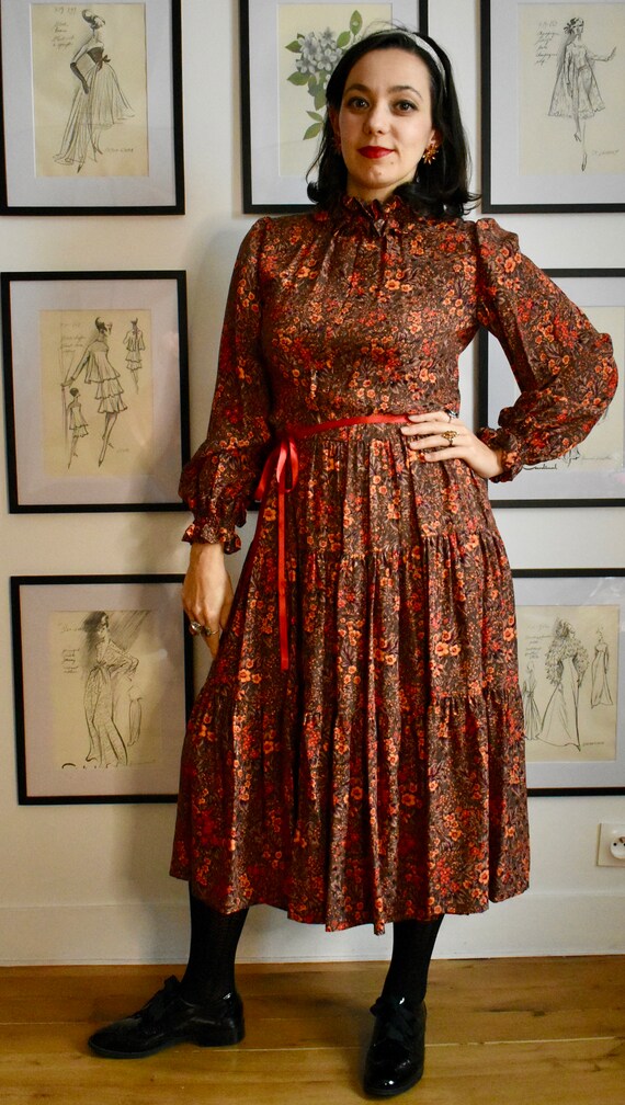 Gorgeous Vintage Ruffle Collar Dress - Gem