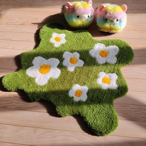 Daisy Tuft Mini Rug Tufted Irregular Shaped Rug for Bedroom - Etsy