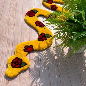 Yellow Snake With Roses Hand Tufted Runner Handmade Tuft Snake Rug ...