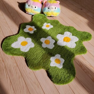 Daisy Tuft Mini Rug Tufted Irregular Shaped Rug for Bedroom - Etsy