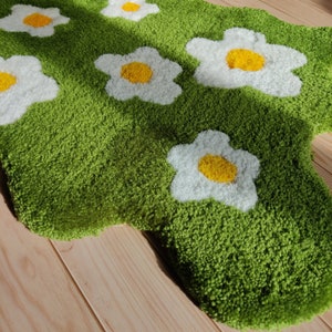 Daisy Tuft Mini Rug Tufted Irregular Shaped Rug for Bedroom - Etsy