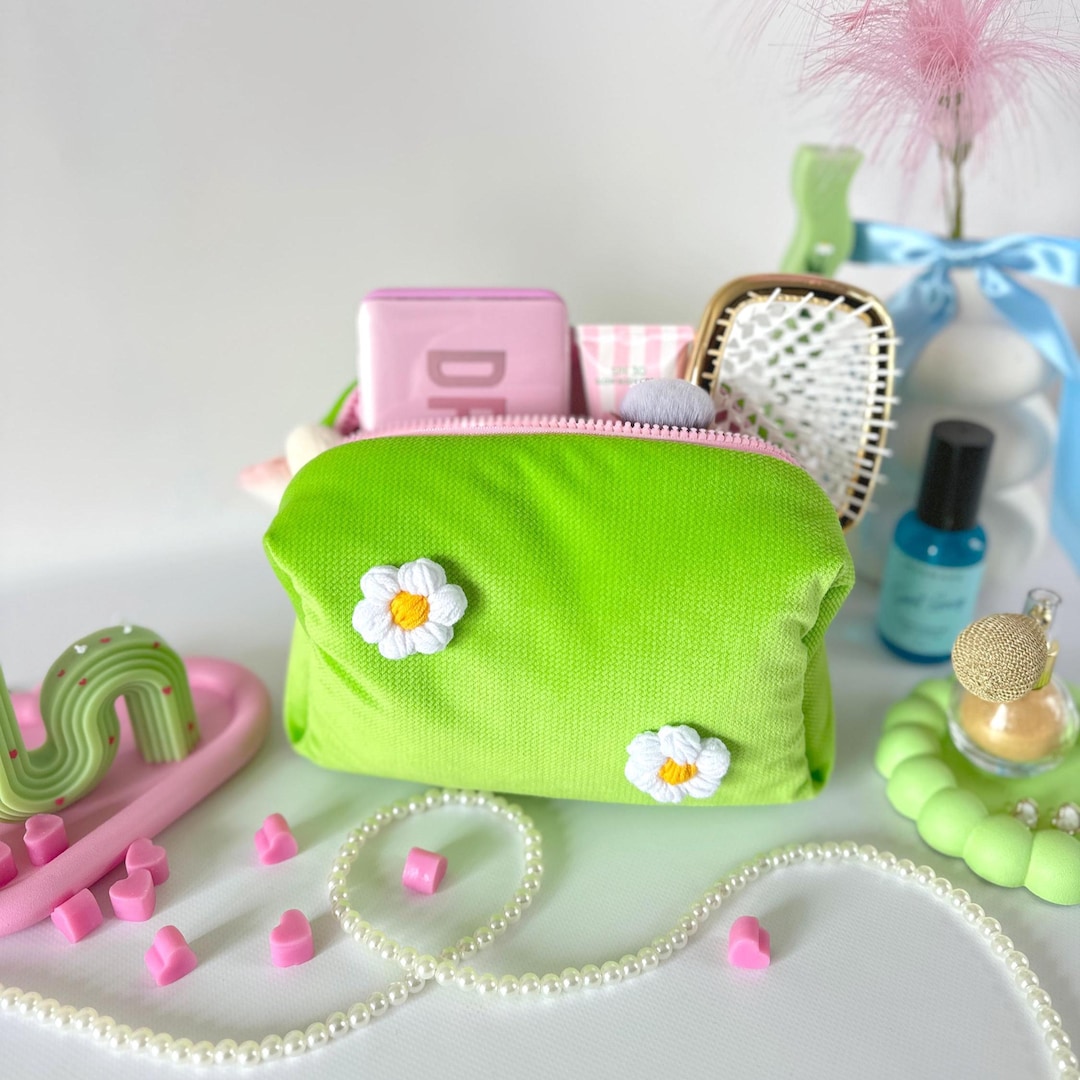 3D Daisy Cosmetic Bag: Cutecore Makeup Case, Nature Inspired - Etsy