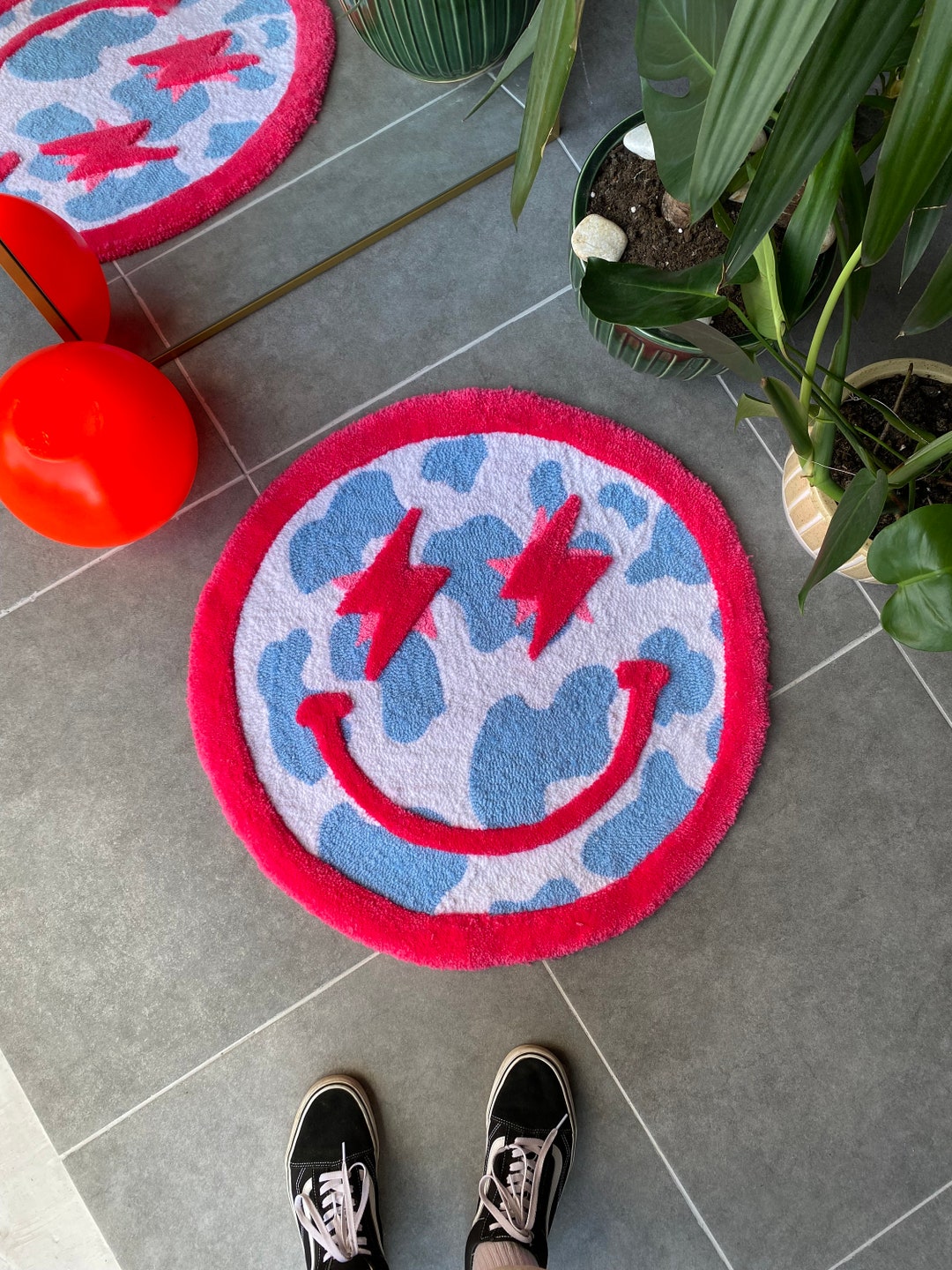 Y2K Acid Smile Face Fluffy Double Layered Cow Pattern Rug / %100 ...