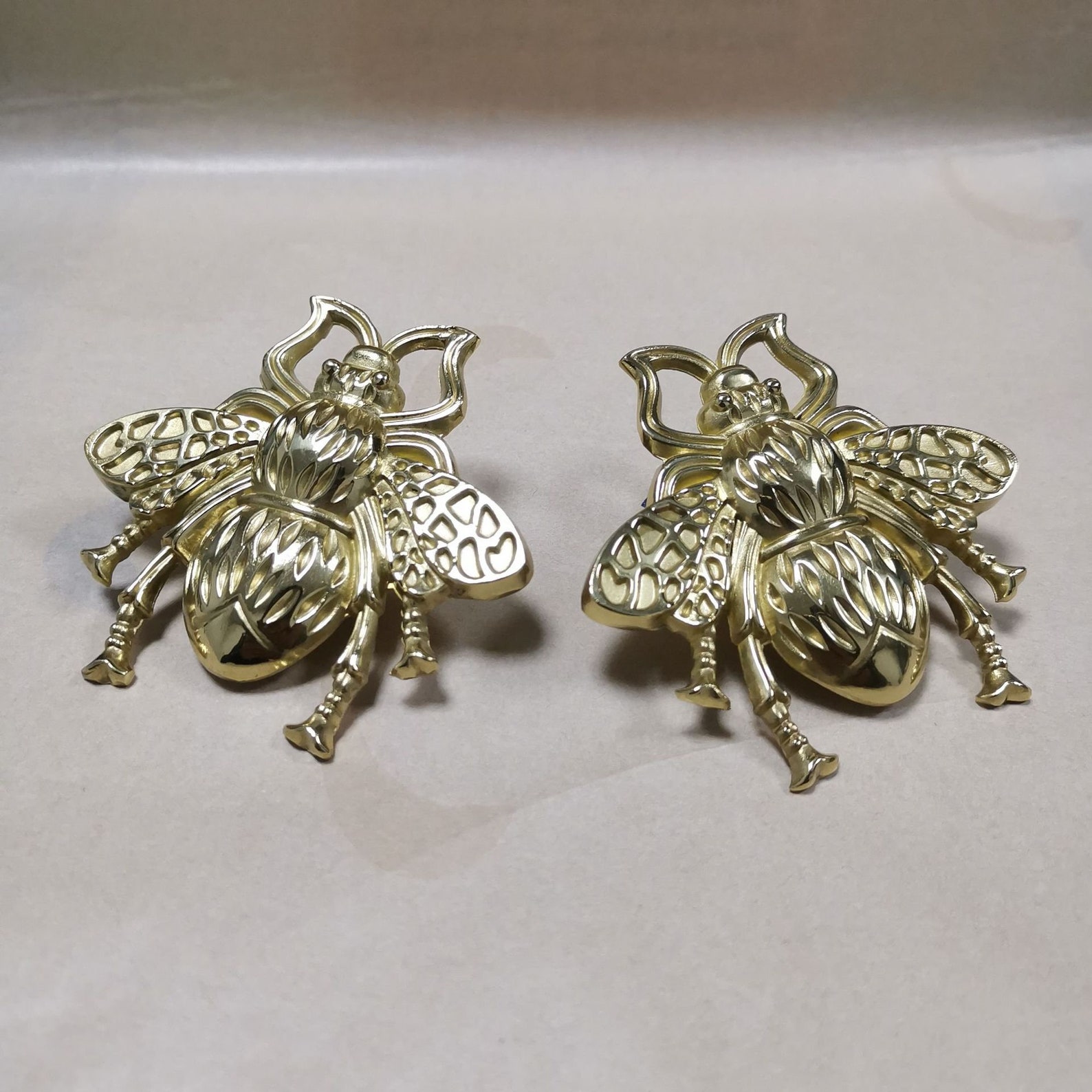 Brass Bumble Bee Knobs Bee Drawer Pulls Wardrobe Knob - Etsy