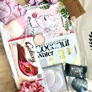 PREGNANCY PAMPER HAMPER, Baby Shower Gift for the Mummy, Maternity ...