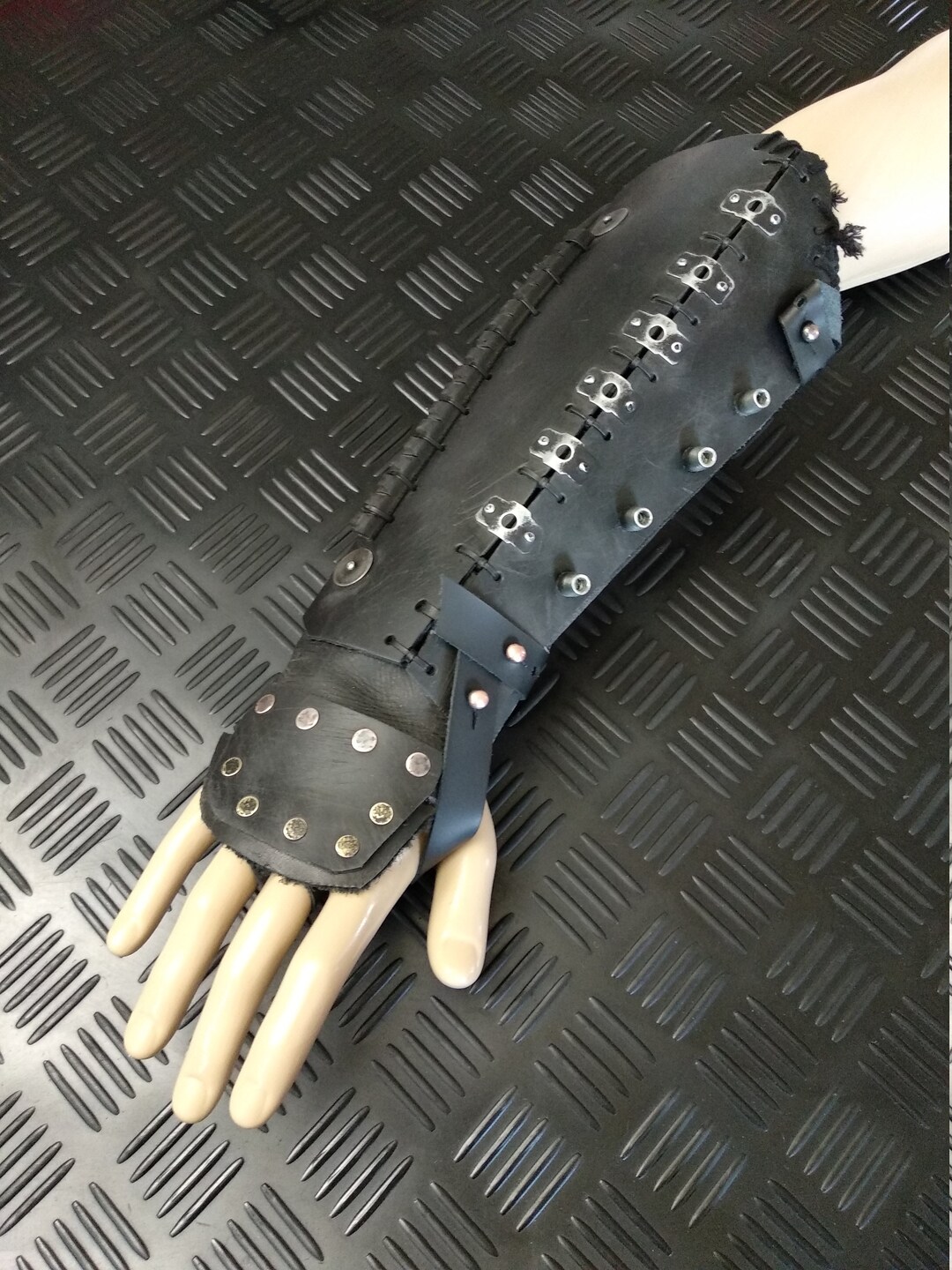Post-apocalyptic Forearm Protection, Arm Rail, Armor for Right Arm - Etsy