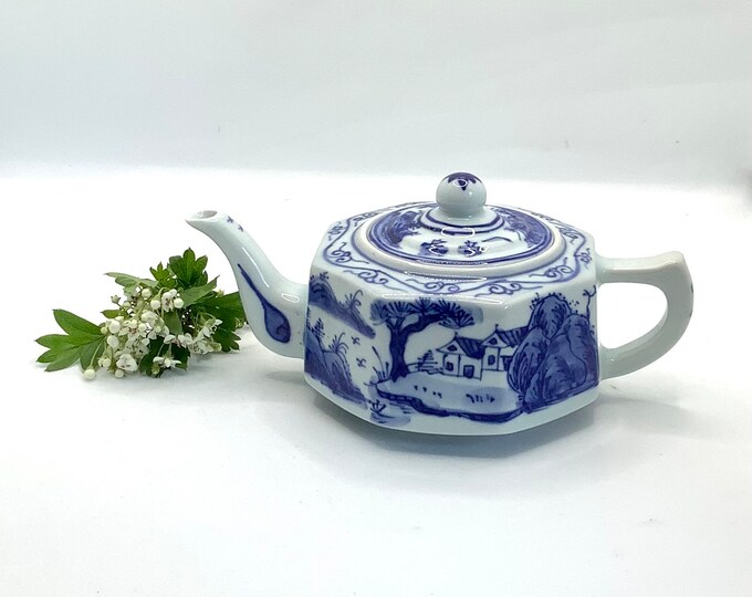 Small Blue and White Chinese Teapot. Porcelain. Vintage - Etsy UK