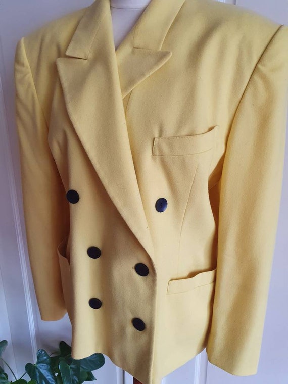 Soft yellow cashmere/wool Escada blazer - Gem