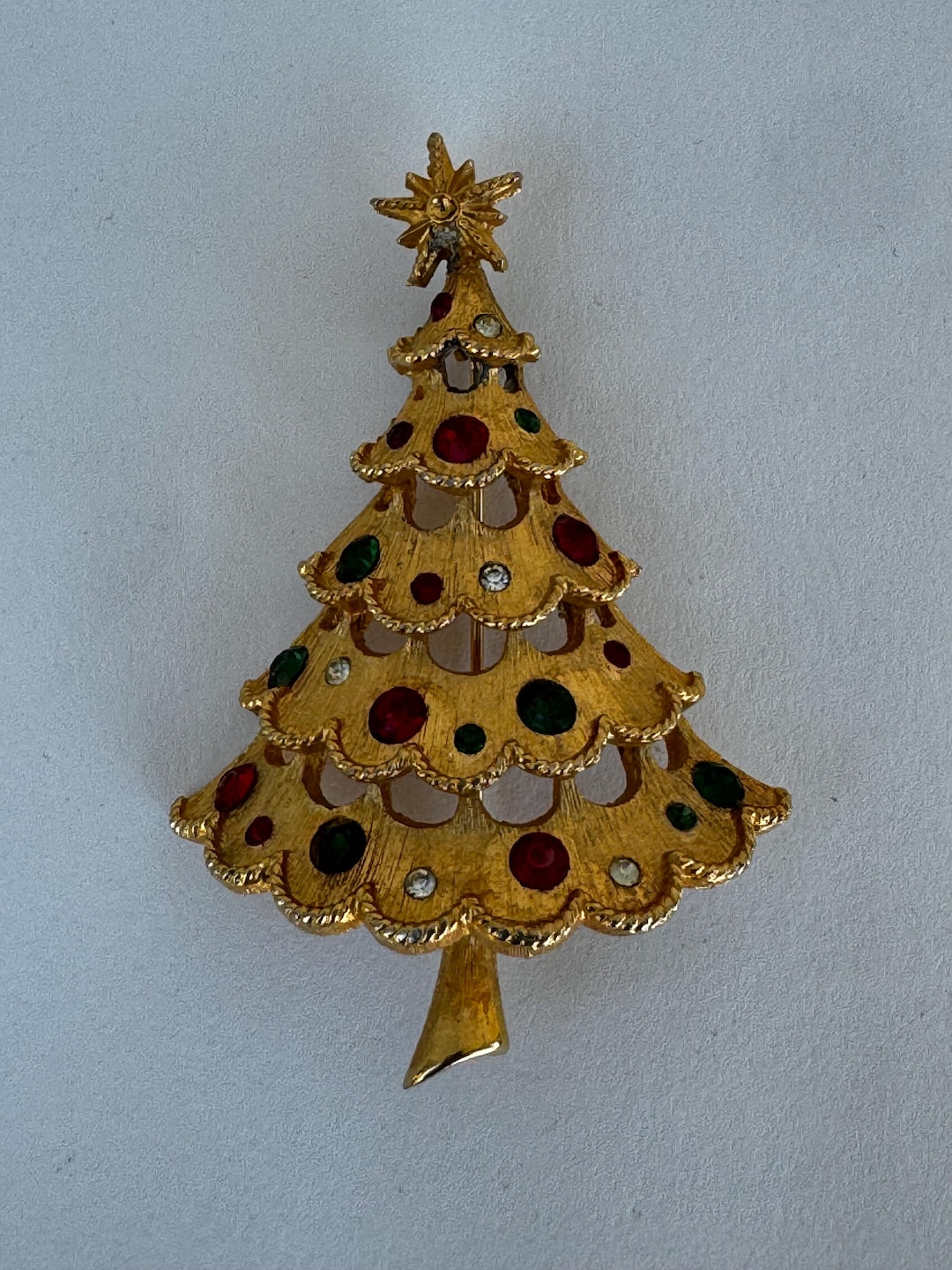 1960’s Mylu Goldtone Christmas Tree Brooch With Red, Green and Clear ...