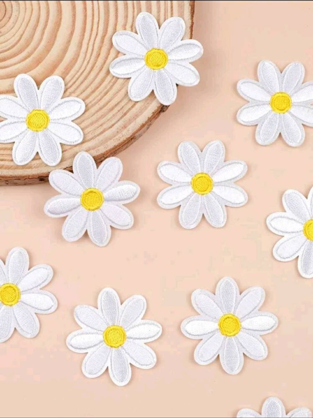 Daisy Flower Iron on Patch Decorative Badge Embroidery Gift White ...