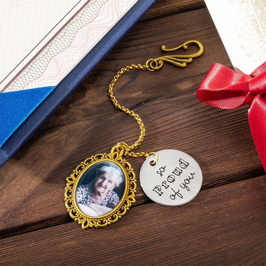 Personalized Graduation Caps Photo Charms, Memorial Tassel for ...