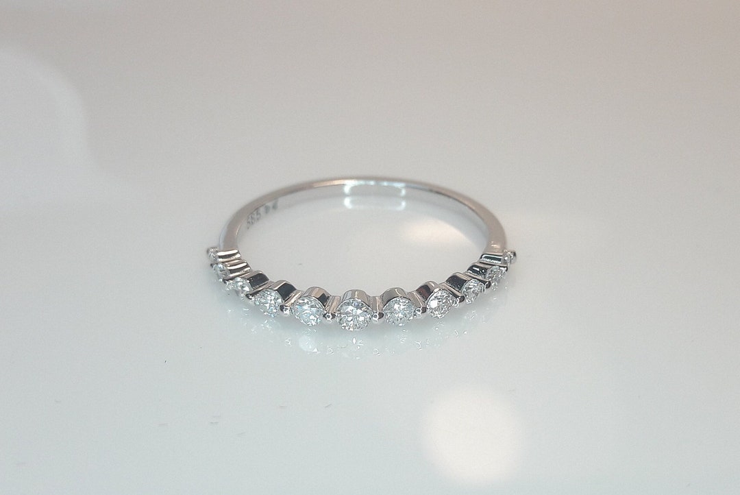 Graduated Diamond Ring Graduated Ring Distance Diamond Band - Etsy