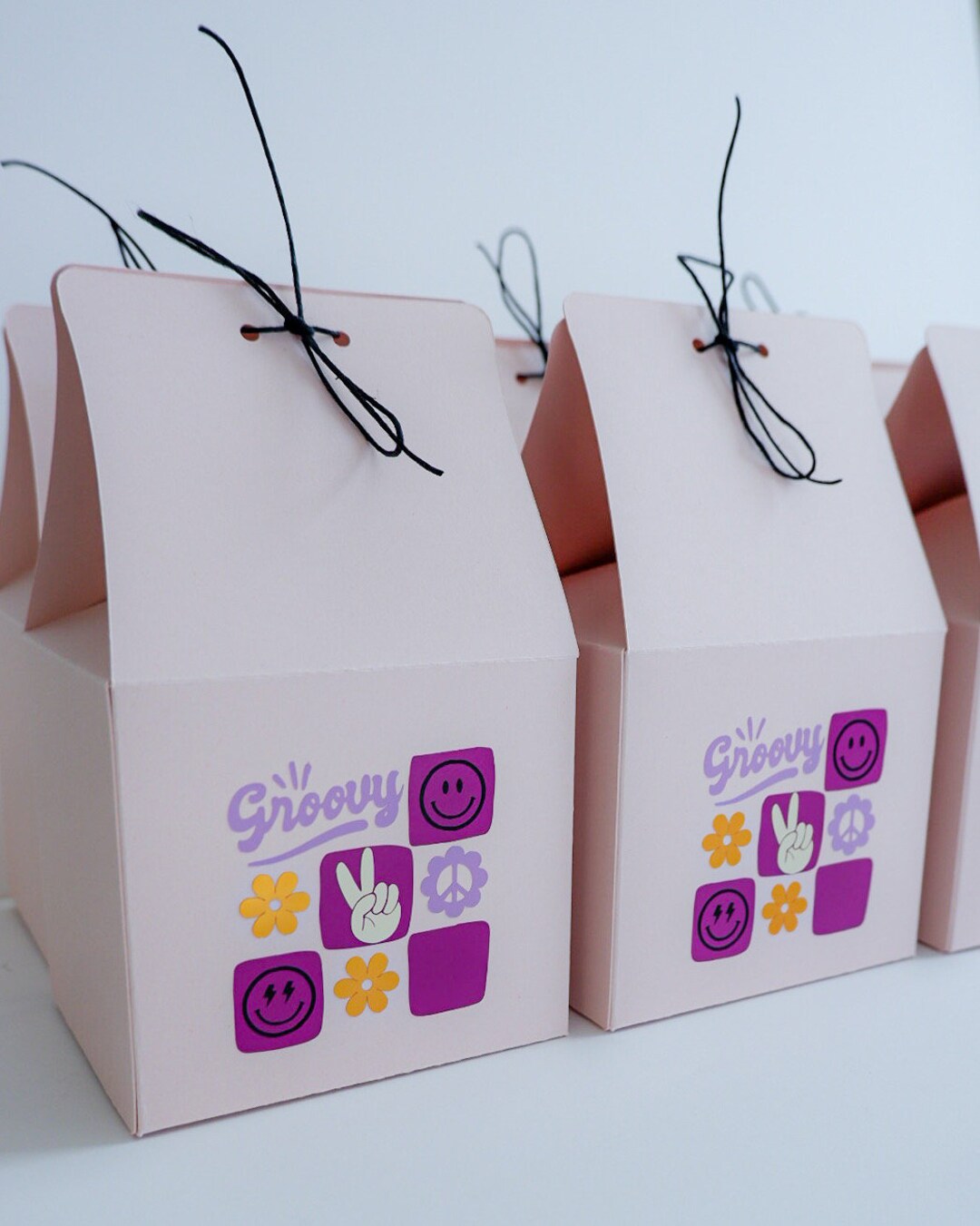 70s Groovy Daisy Favor Boxes - Etsy