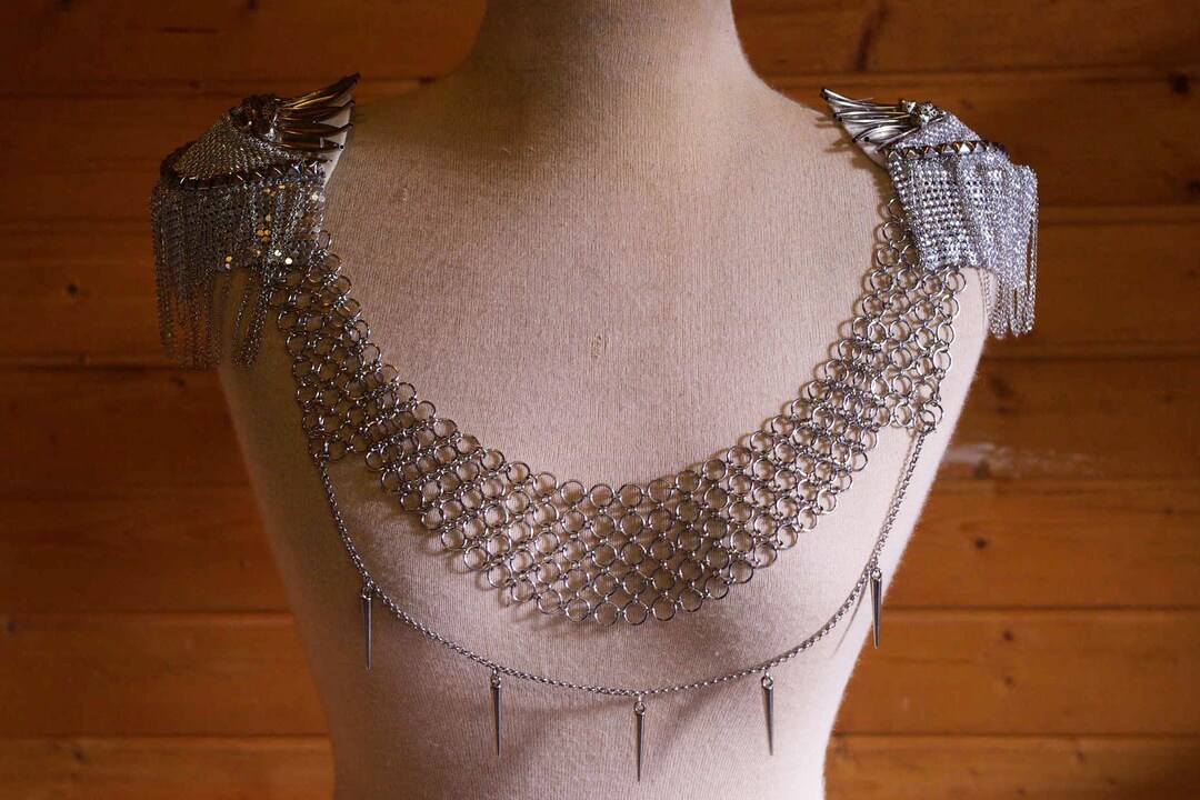Chainmail Jewelry With Epaulettes | Body Chain Necklace Jewellery ...