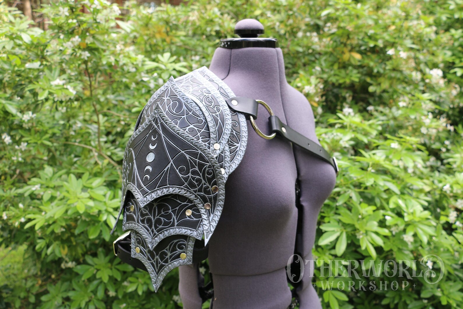 Leather Bloodstained Shoulder Pauldrons Set | LARP Cosplay Dnd ...