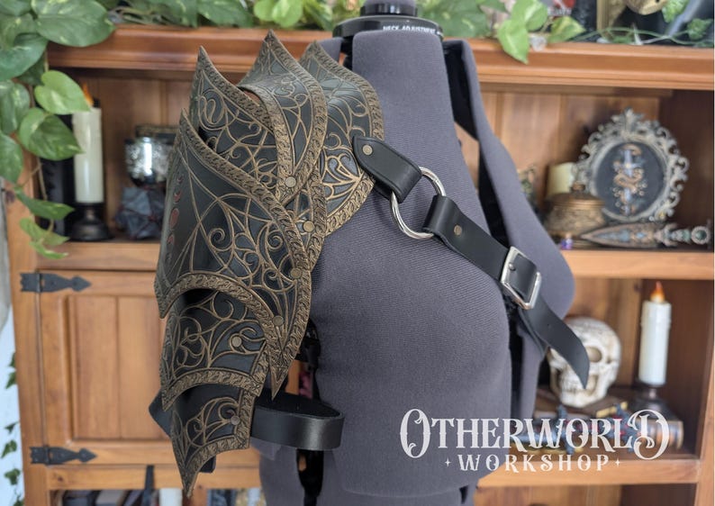Leather Bloodstained Shoulder Pauldron Harness | LARP Cosplay Dnd ...