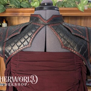Leather Dragonscale Shoulder Mantle | Fighting Leathers Inspired | LARP ...