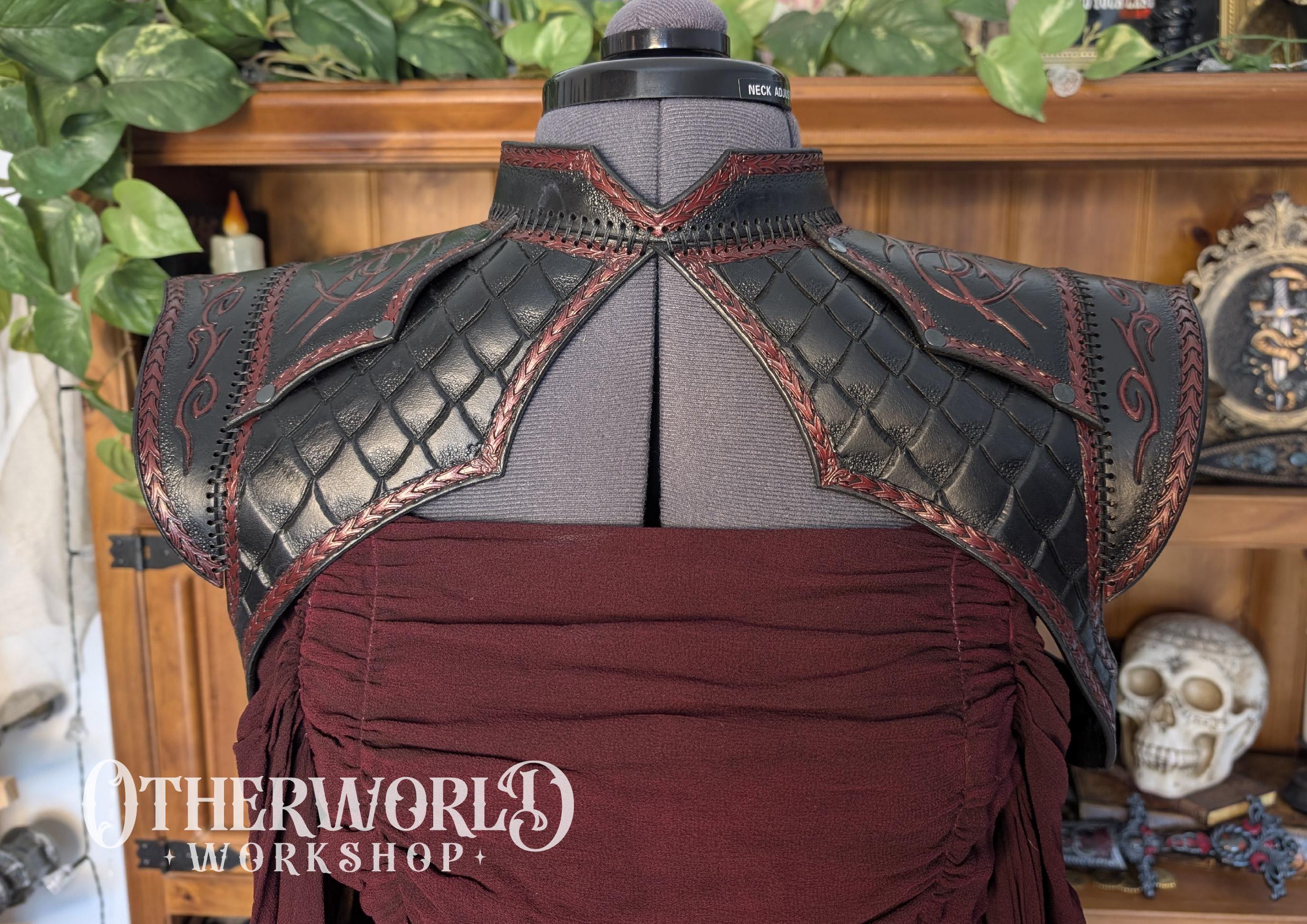 Leather Dragonscale Shoulder Mantle | Fighting Leathers Inspired | LARP ...