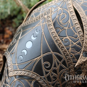 Leather Bloodstained Shoulder Pauldrons Set | LARP Cosplay Dnd ...