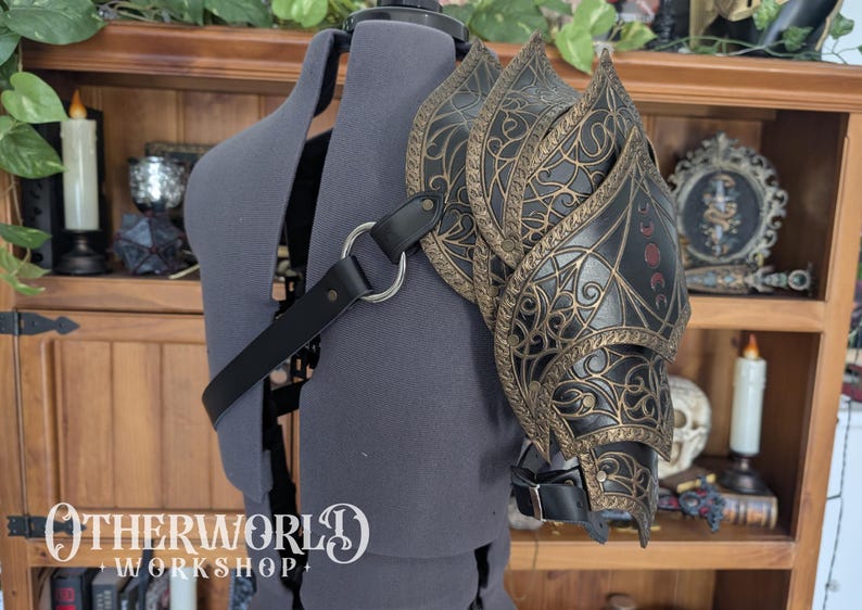 Leather Bloodstained Shoulder Pauldron Harness | LARP Cosplay Dnd ...