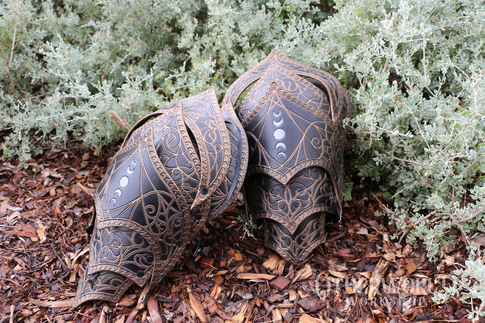 Leather Bloodstained Shoulder Pauldrons Set | LARP Cosplay Dnd ...