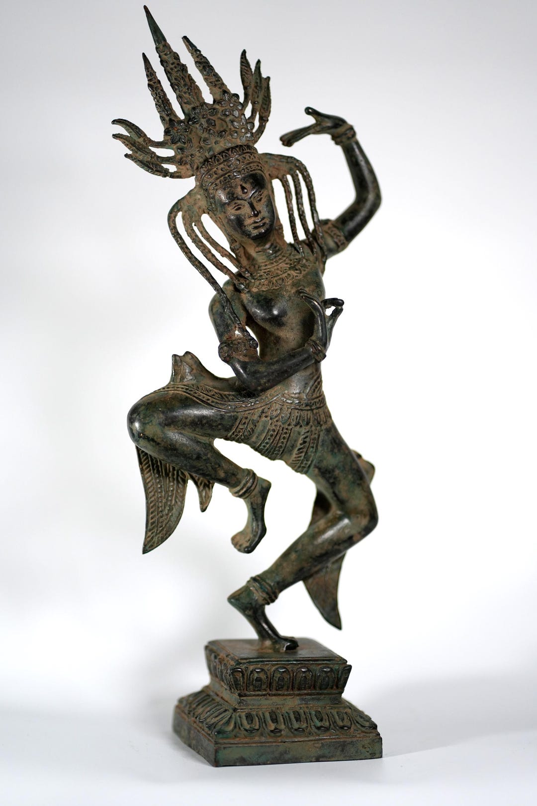 Bronze Dancing Apsara, Antique Cambodian Bronze Apsara Statue in Khmer ...