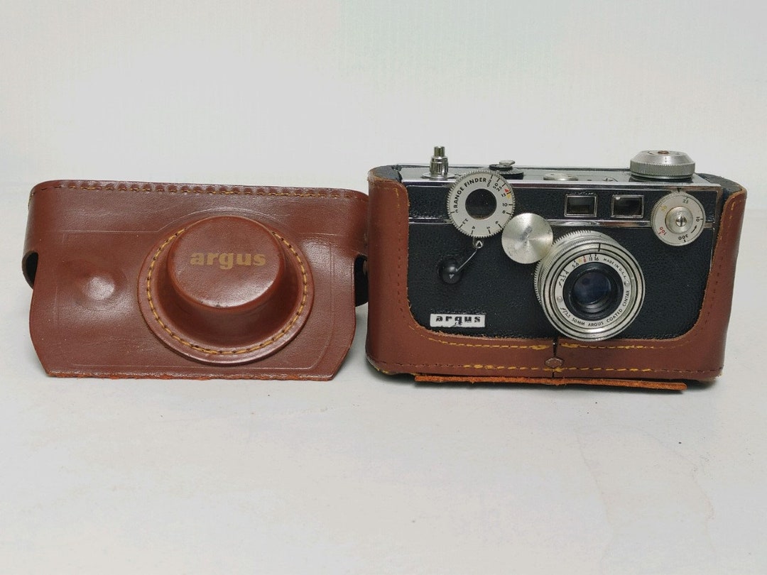 Argus Camera C3 / 35MM / Leather Case 1950's/ Untested / Color-matic ...