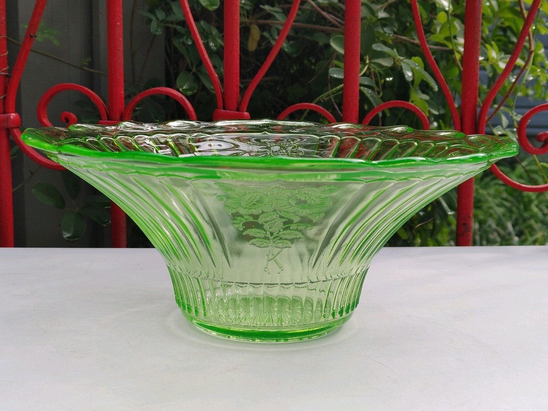 Anchor Hocking Mayfair Open Rose Vaseline Uranium Green Glass Flared ...