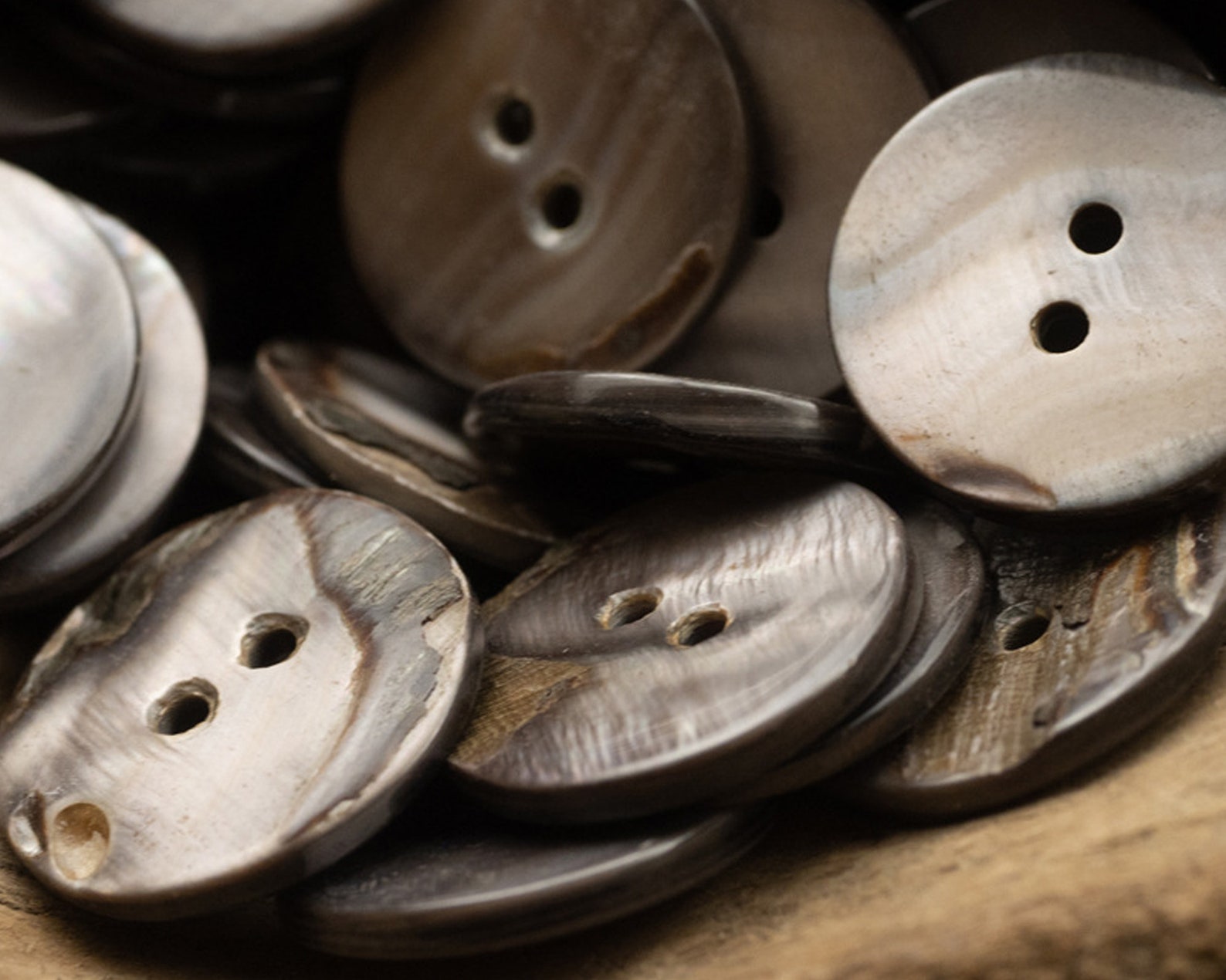 5PCS Natural Shell Buttons Fashion Sewing Buttons for Shirts Coats ...