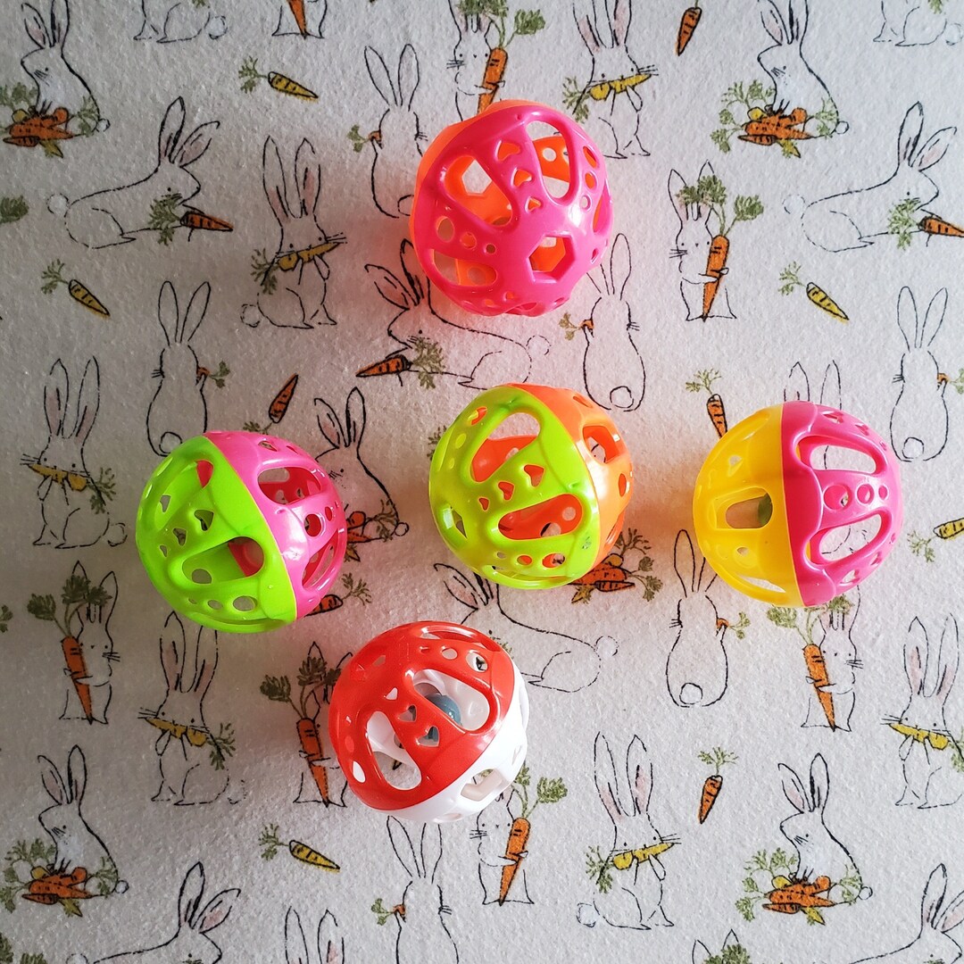 Small Ball Toss Toy for Bunny Rabbits, Rabbit Enrichment Toy, Rolling ...