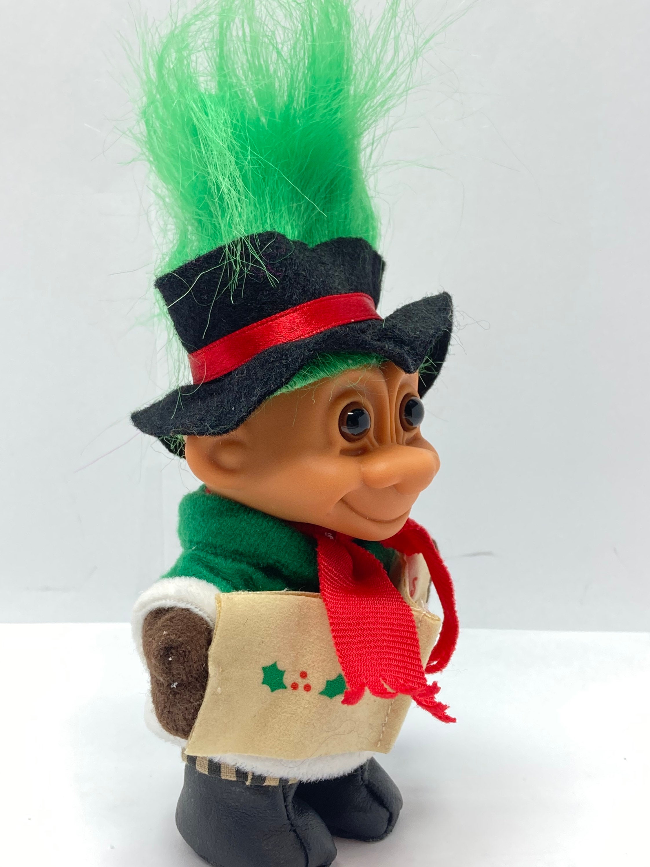 Troll Vintage Russ Berrie Troll Dolls Christmas Caroler Green Hair 5 ...