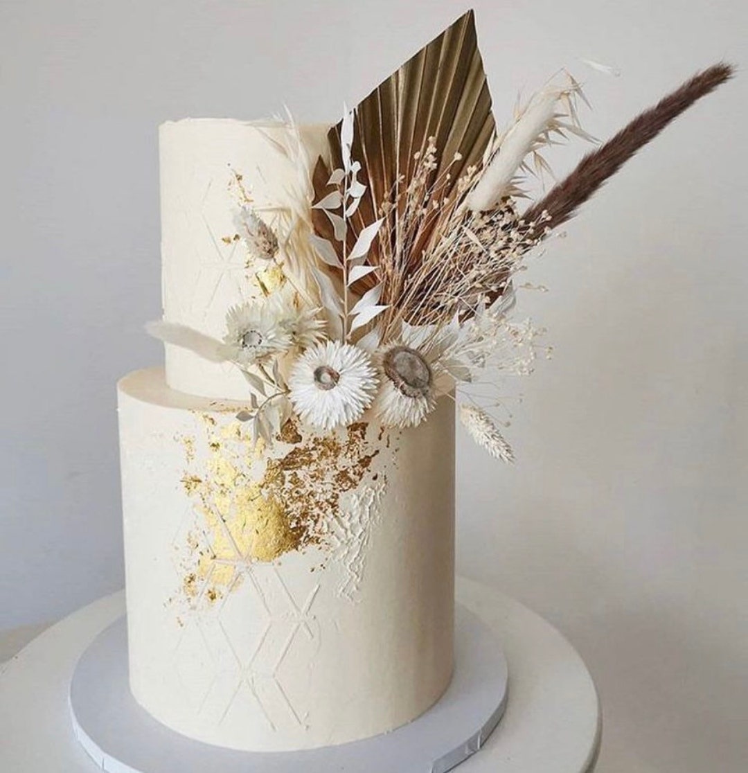 Gold Dried Spear Palm Helichrysum Flower Cake Arrangement Flower Cake ...