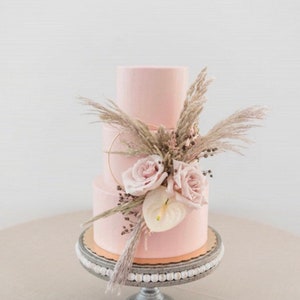 Natural Pampas Rose Anthurium Flower Cake Arrangement Floral Cake Decor ...