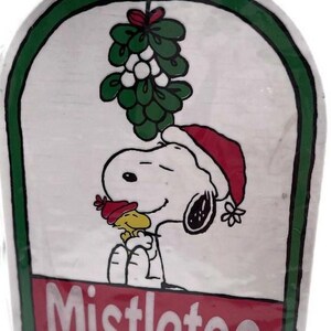 Snoopy and Woodstock Vintage Christmas Ornament Under the Mistletoe - Etsy