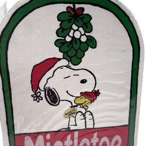 Snoopy and Woodstock Vintage Christmas Ornament Under the Mistletoe - Etsy