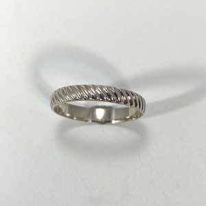 Ribbed Sterling Silver Band Ring - Etsy