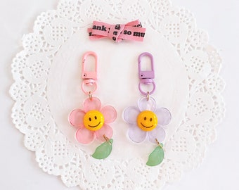 Cute Daisy Chain Keychains - Etsy