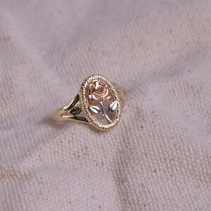 14k Tri Color Flower Ring / Oval Shaped Rose Ring / Vintage Flower Ring ...