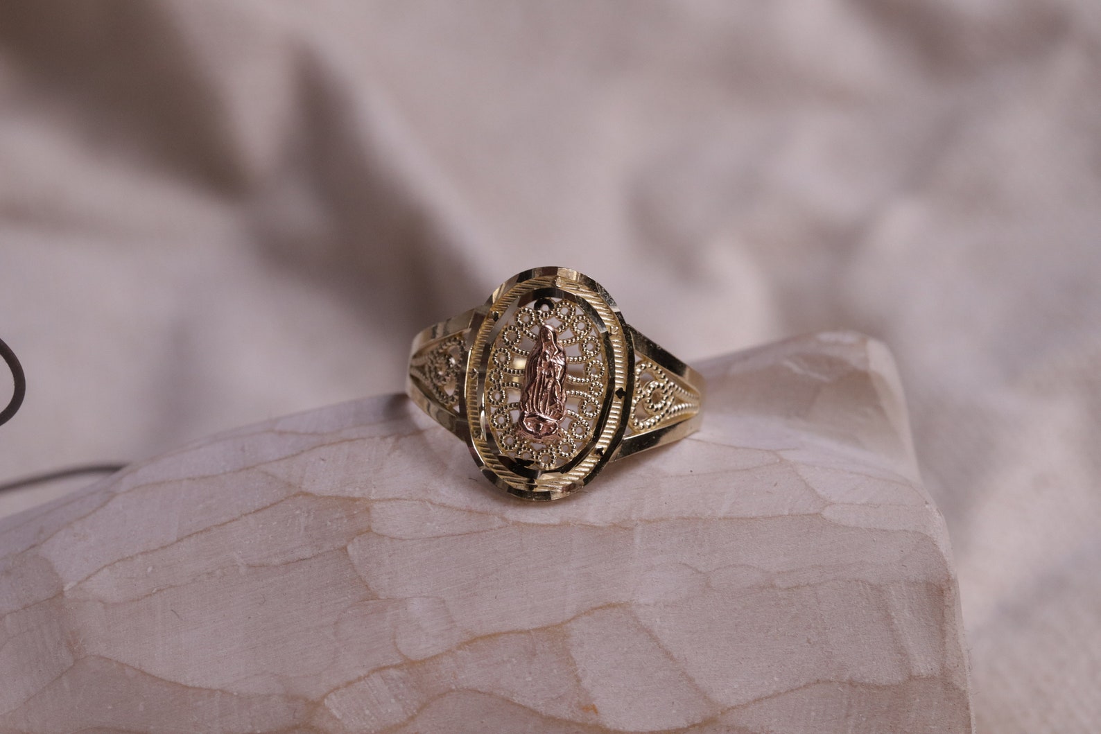 10k Gold Virgin Mary Ring / Dainty Guadalupe Rings / Women Jewelry - Etsy