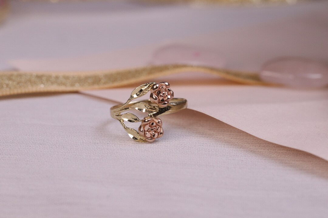 14k Tri Color Flower Ring / Thin Band / Vintage Flower Ring / Dainty ...