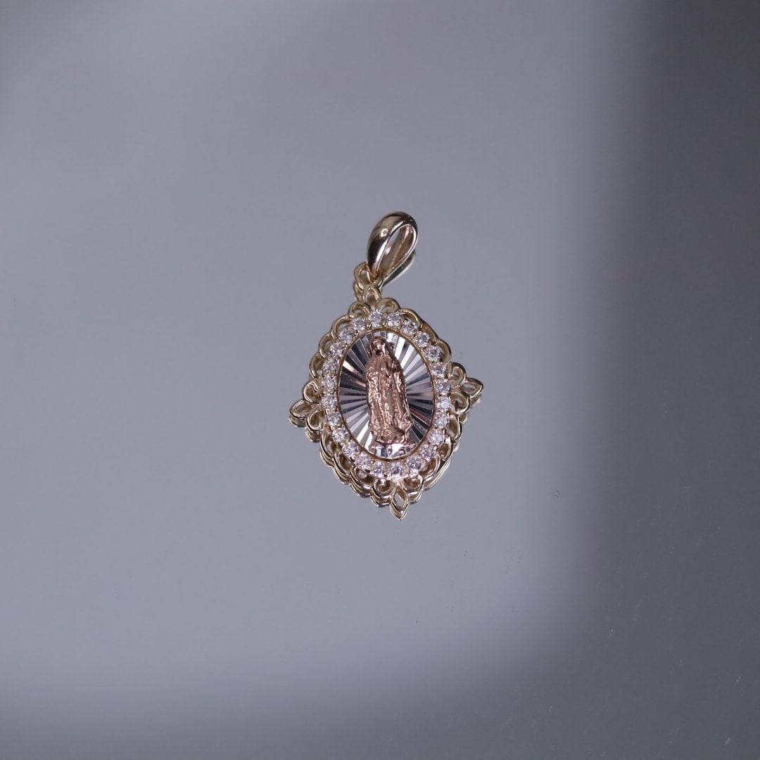 14k Gold Oval Shaped Virgin Mary Pendant, Virgin Mary Dainty Charm ...