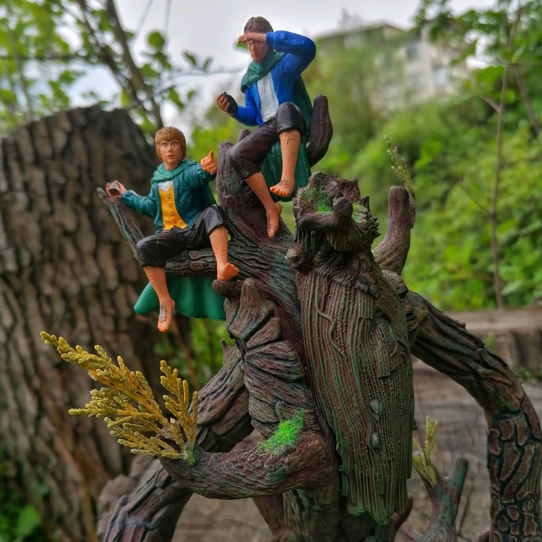 Hand Painted Treebeard Figure Merry and Pippin Diorama From the Lord of ...